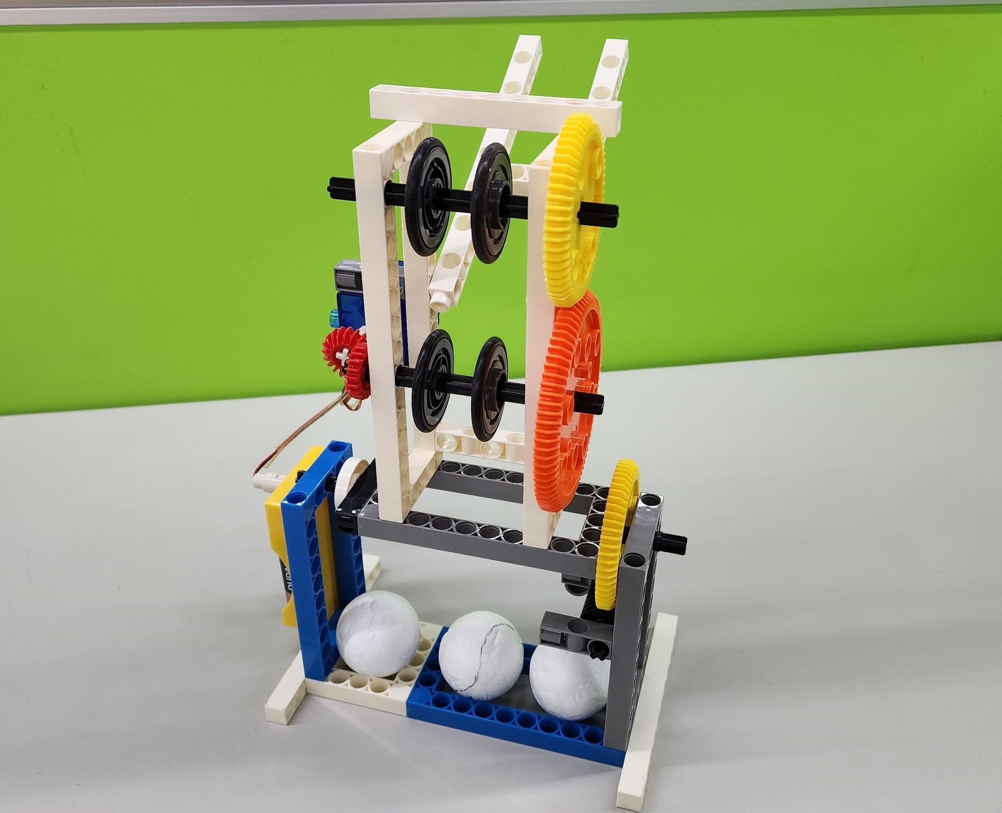 Science in daily life: EP11 – Two-Roller Pitching Machine